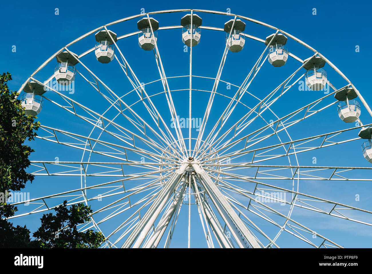 White Ferris Wheel In Fun Park Stock Photo - Alamy