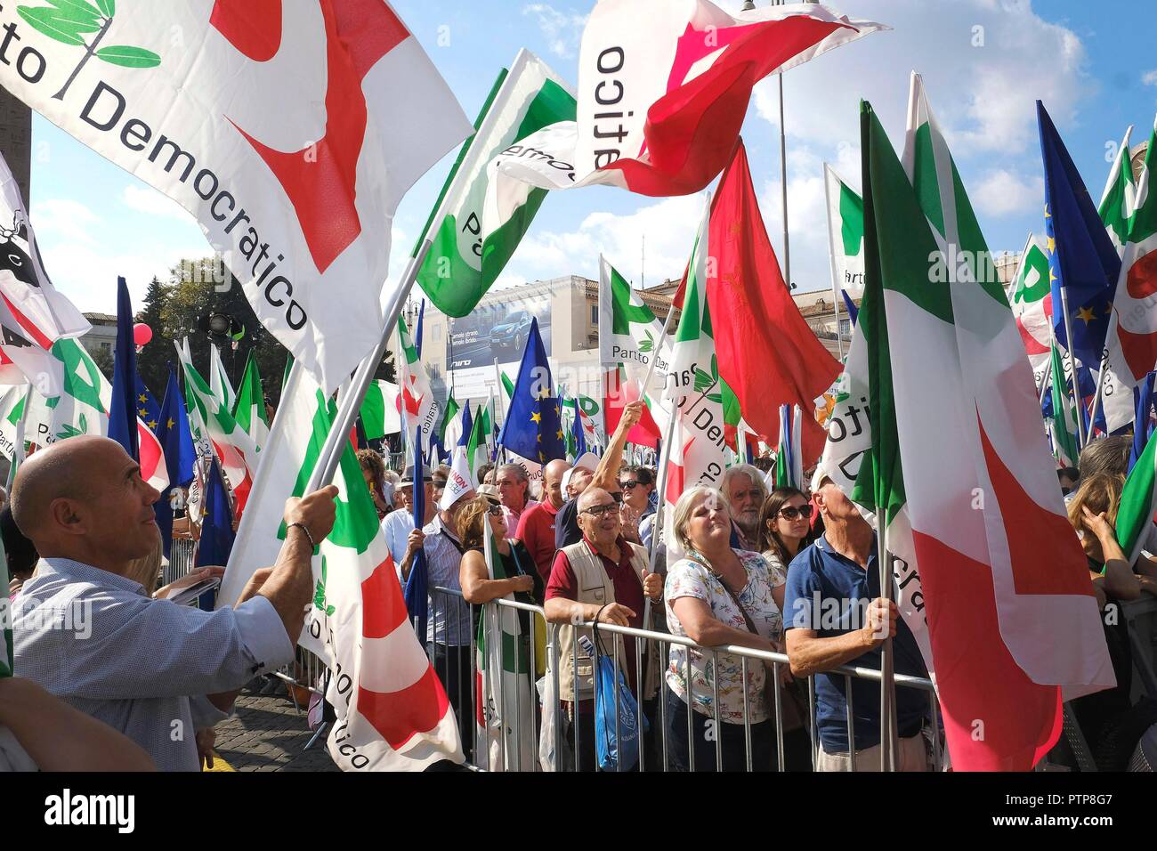 Bandiera sinistra hi-res stock photography and images - Alamy