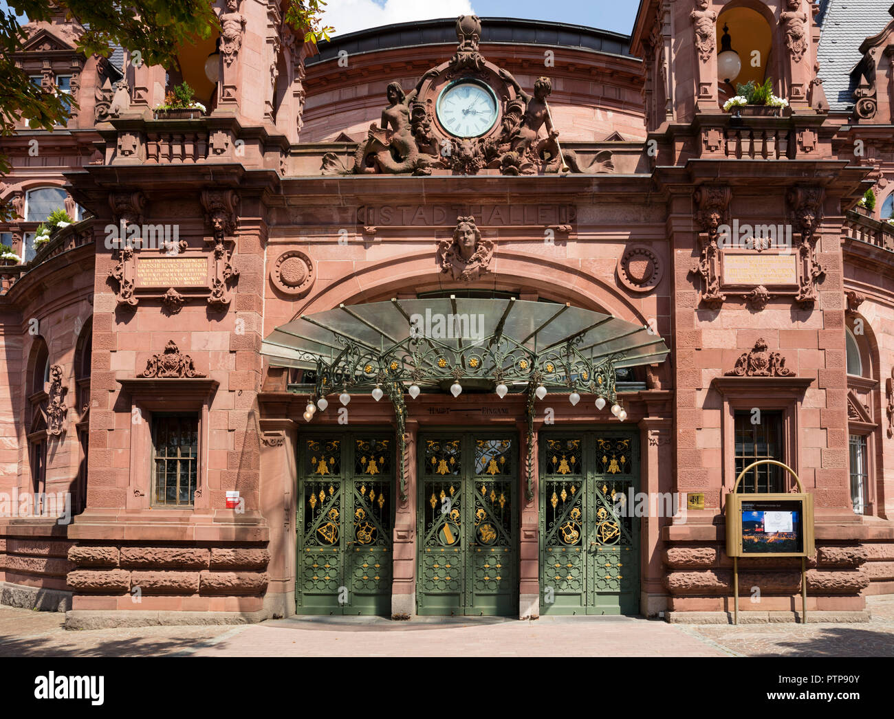 Old heidelberg hall hi-res stock photography and images - Alamy