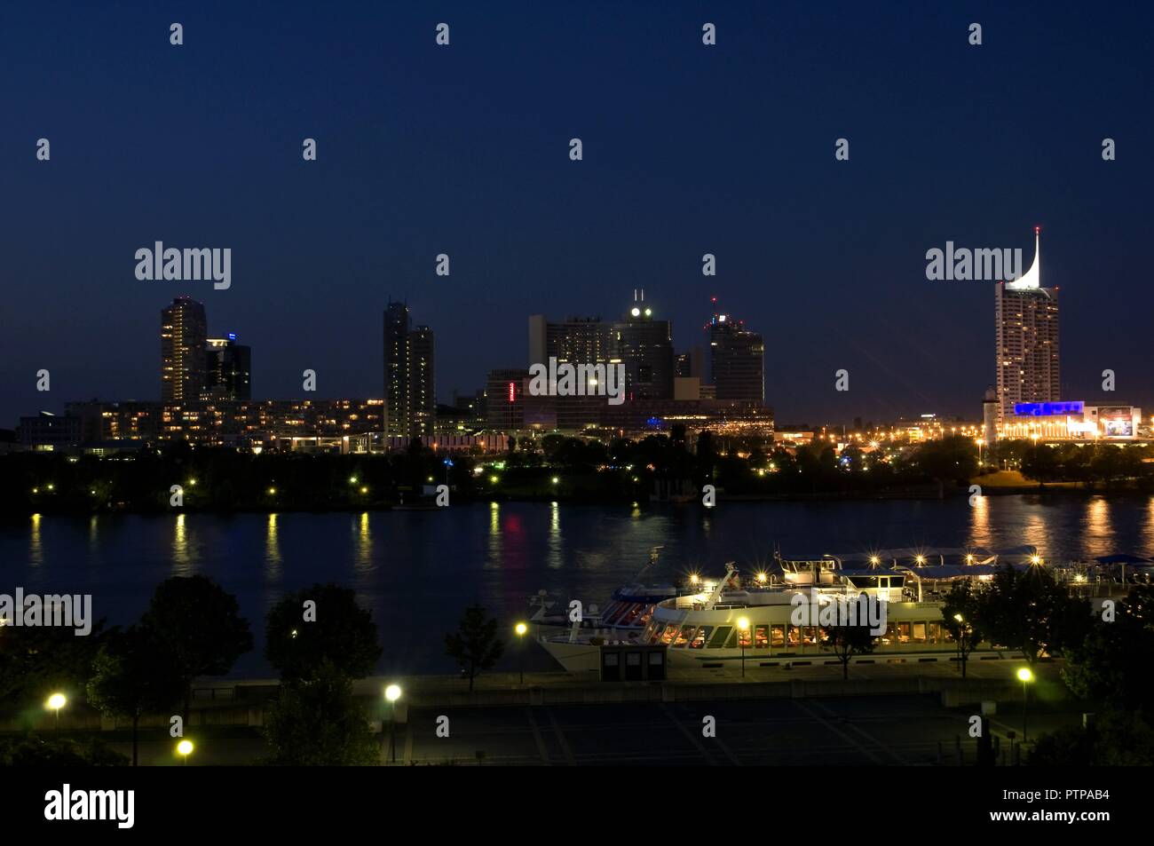 Wien, an der Donau - Vienna, Danube River Stock Photo - Alamy