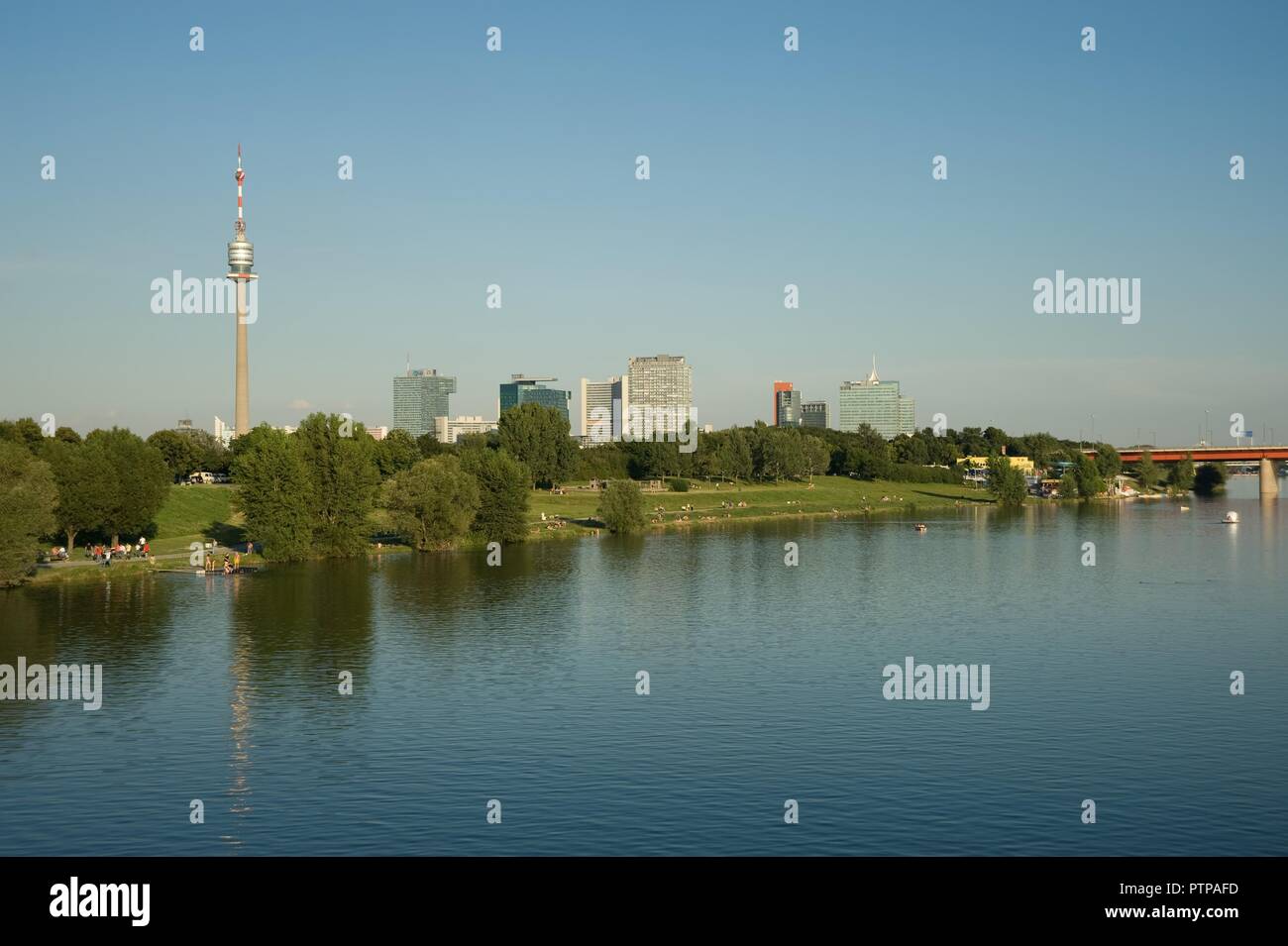 Wien, Neue Donau, Donauturm, Donaucity Stock Photo - Alamy
