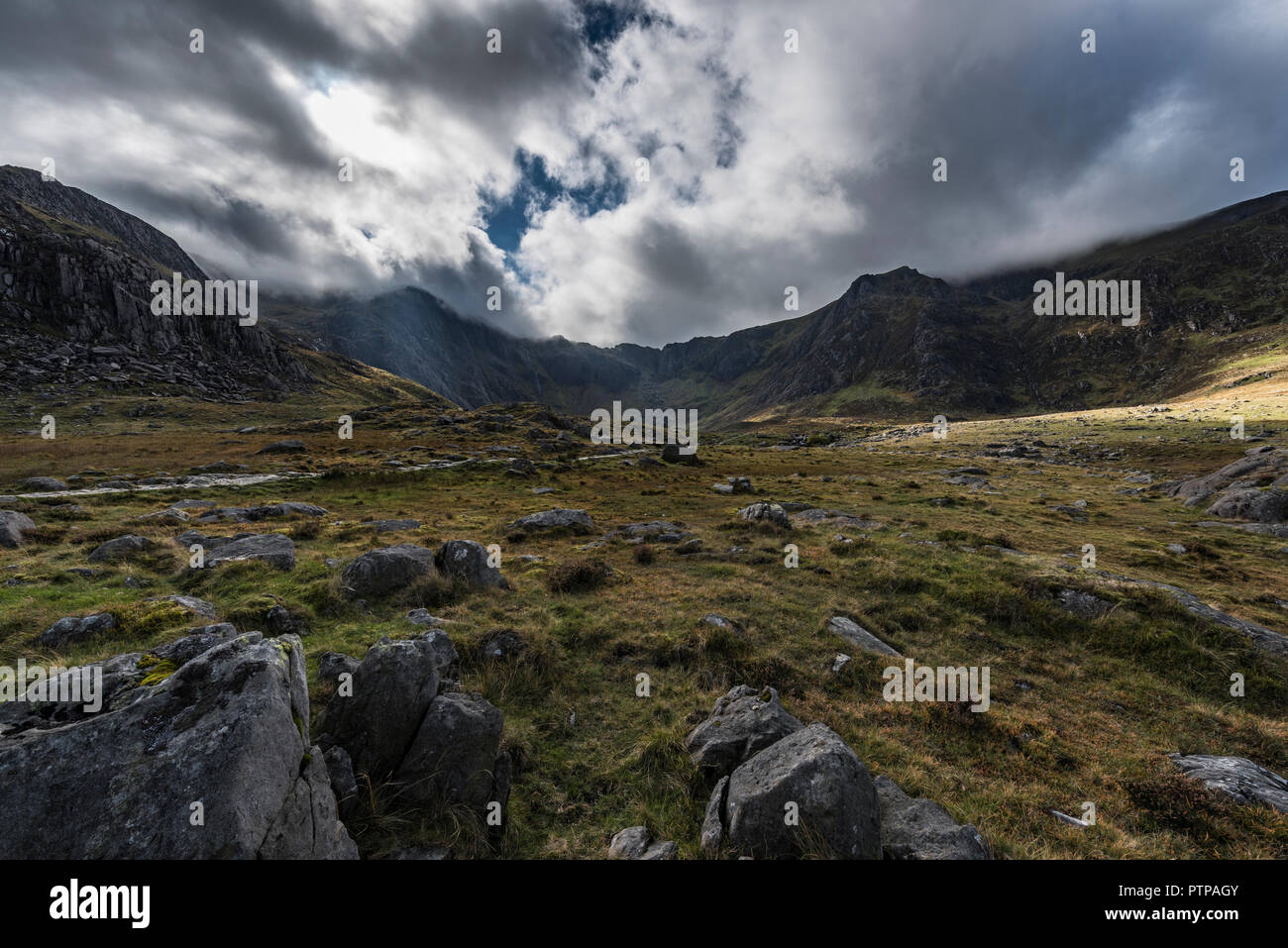Cwm Idwal Llyn Idwal in the Ogwen Valley Snowdonia National Park North ...