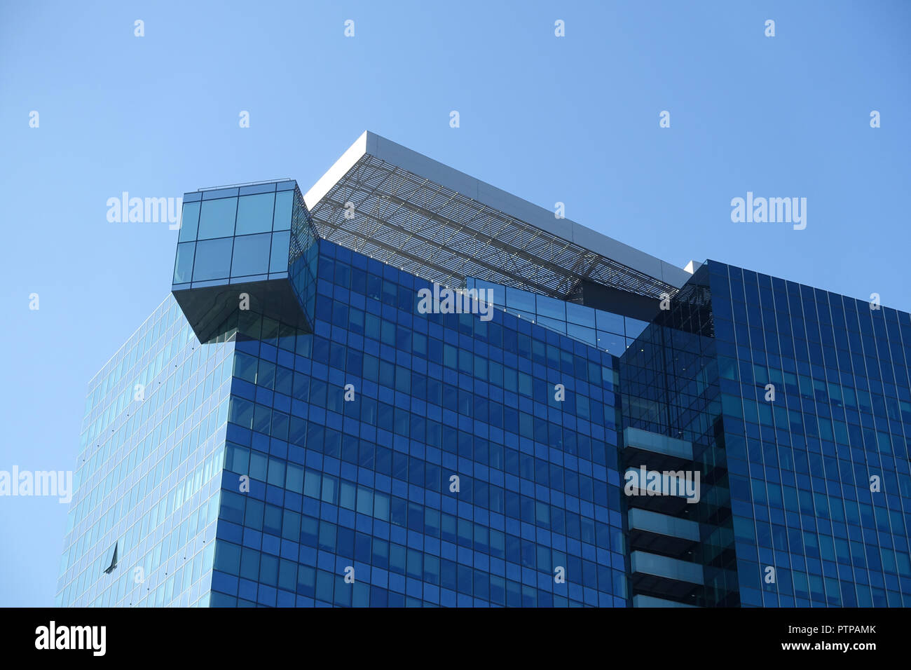 Wien, Saturn-Tower von Hans Hollein und Heinz Neumann, 2004 Stock Photo ...