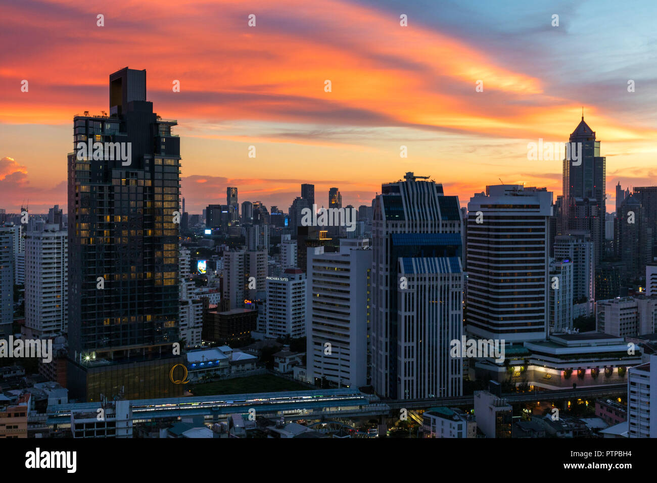 Nana sukhumvit bangkok hi-res stock photography and images - Alamy