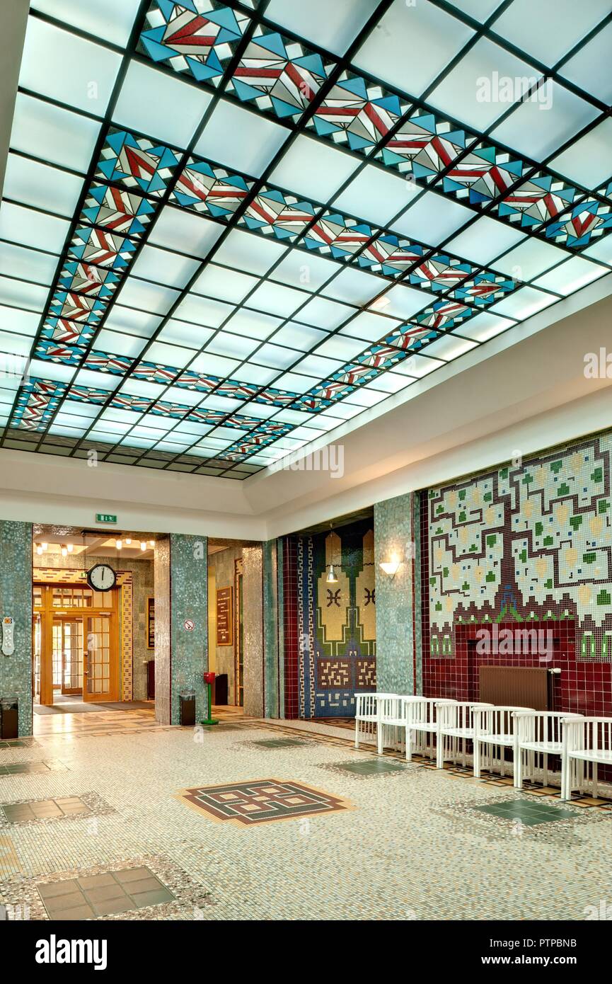 Pool innenraum hi-res stock photography and images - Alamy