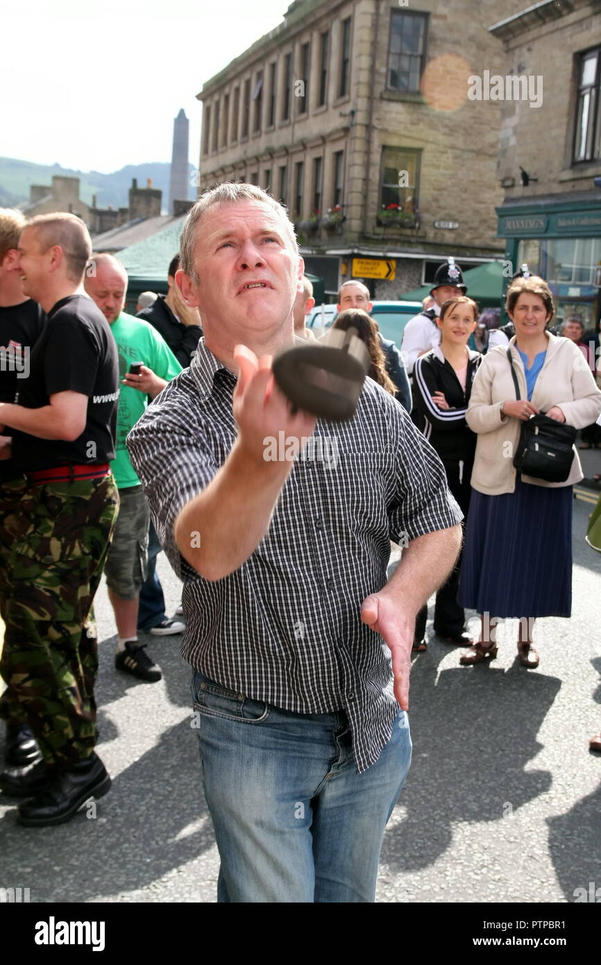 Black pudding throwing championship hi-res stock photography and images ...