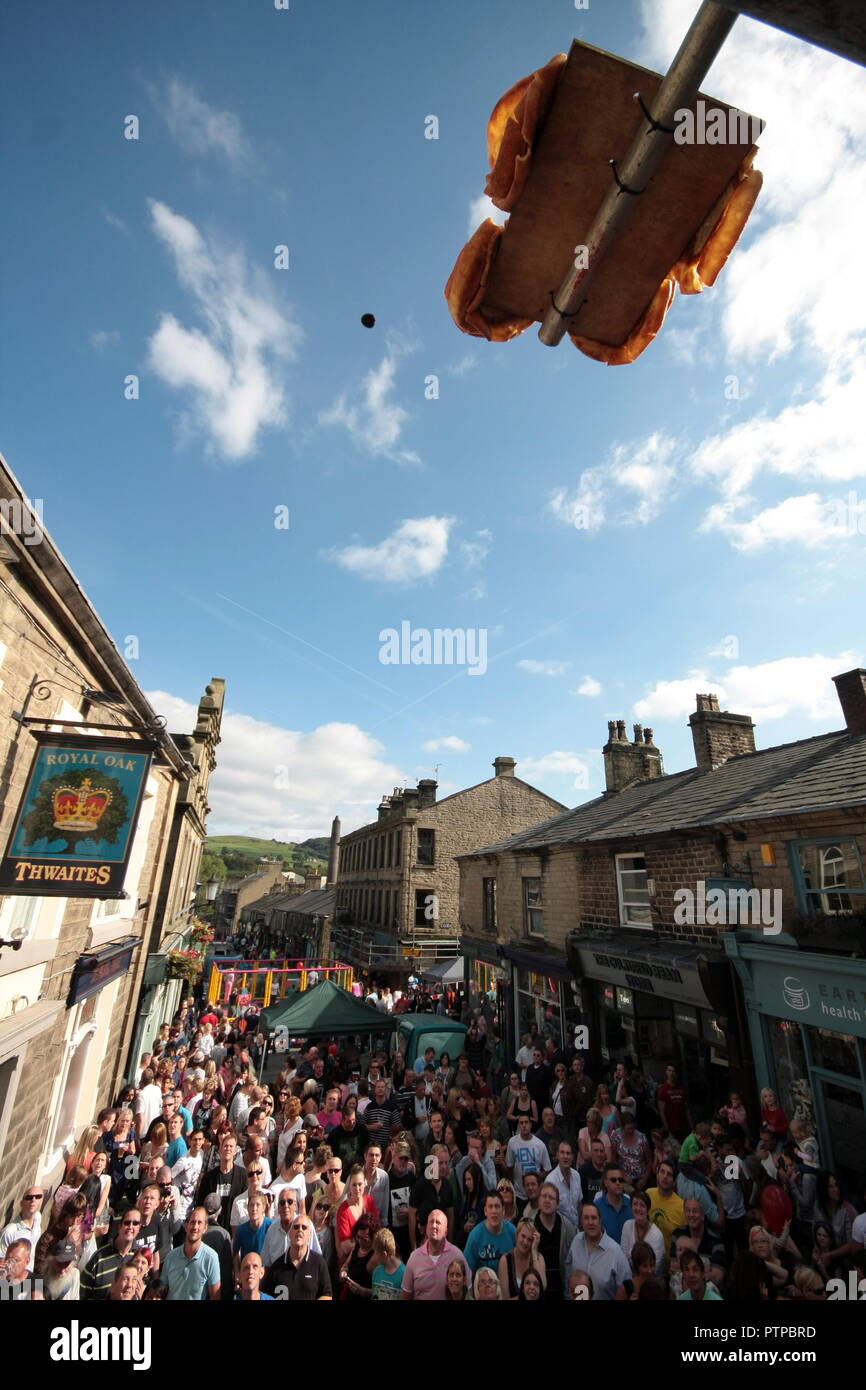 Black pudding throwing championships hi-res stock photography and ...