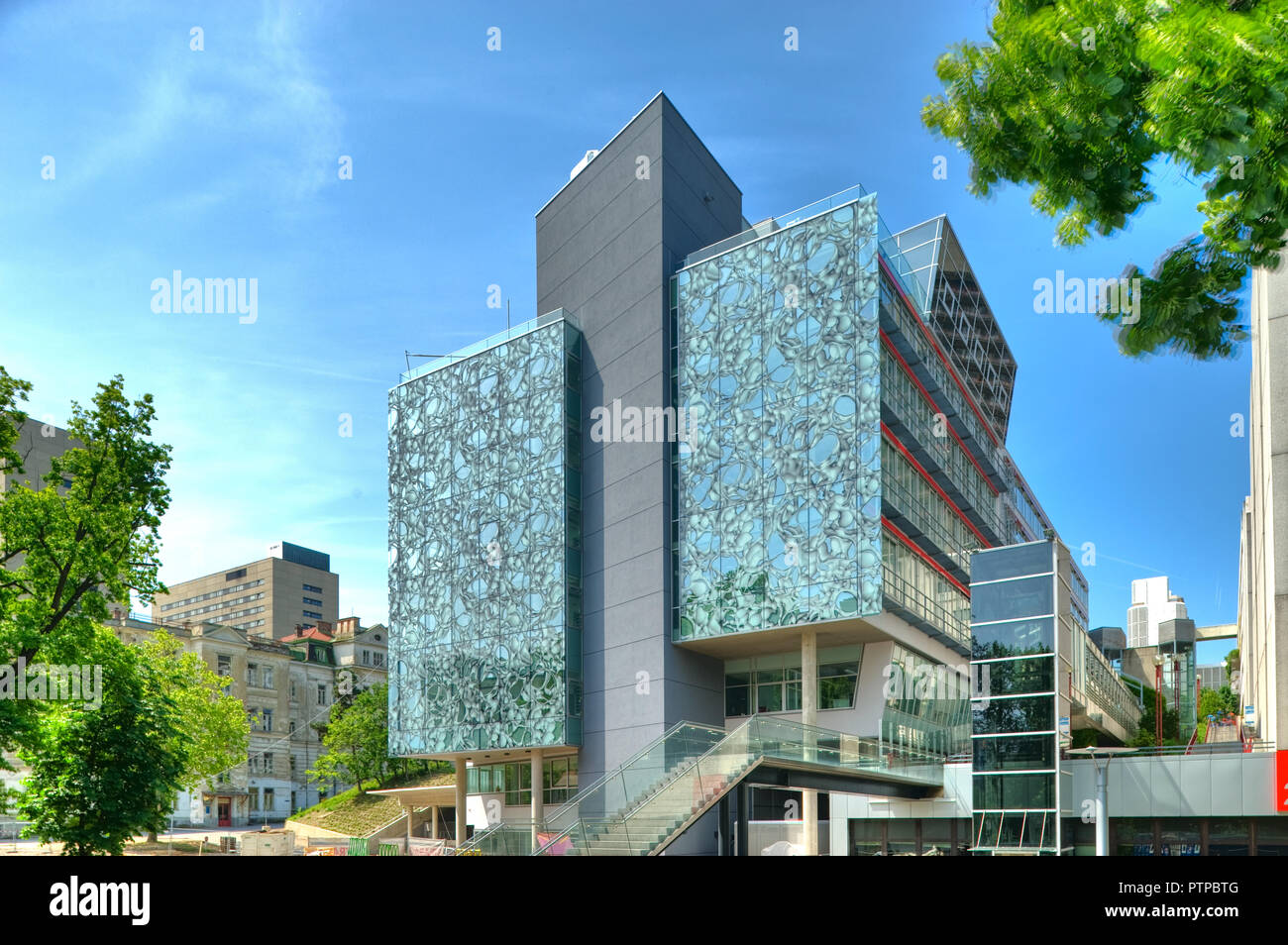 Centrum fur molekulare medizin wien hi-res stock photography and images ...