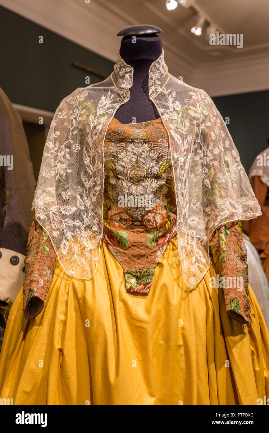 Typical woman costumes of Estonian folklore in Tallinn Stock Photo - Alamy