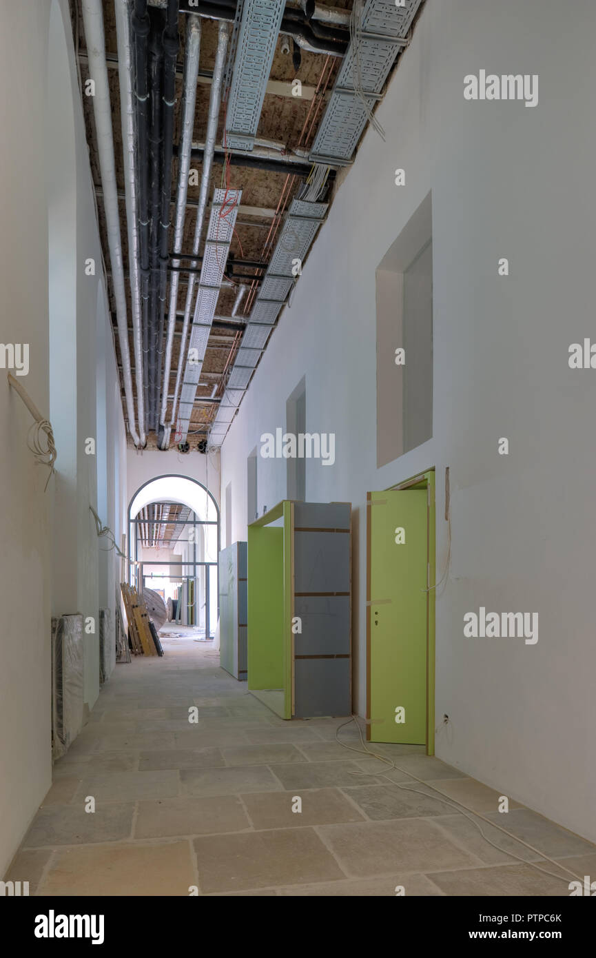 Altes akh sanierung und adaptierung hi-res stock photography and images ...