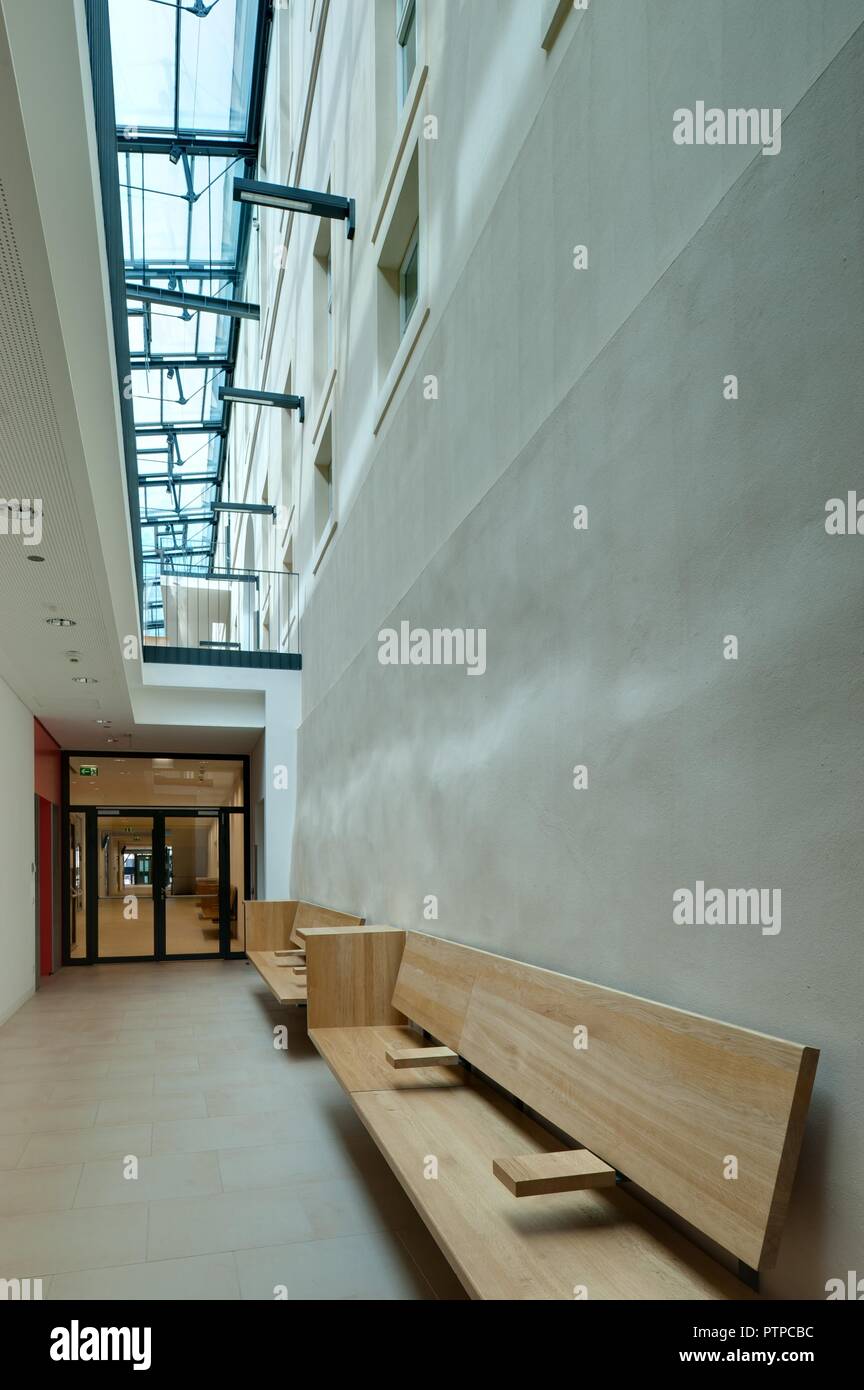 Altes Akh Zahnklinik High Resolution Stock Photography and Images - Alamy