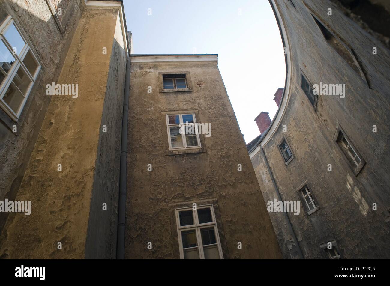 Wien, Altes AKH, Narrenturm, Isidore Canebvale 1784, Innenhof Stock ...