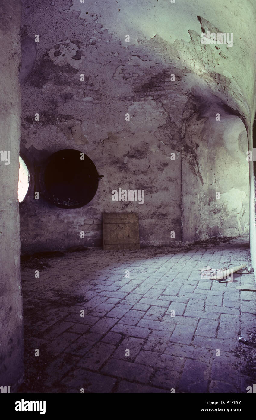 Wien, Schloss Neugebäude, Zustand Ende der 1980er Jahre - Vienna ...