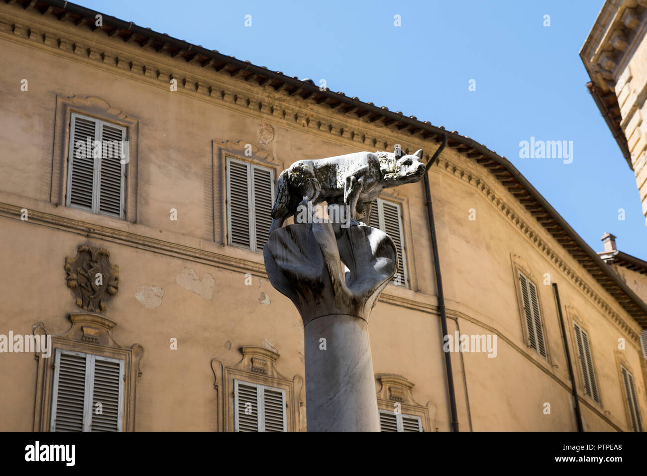 Wolf Statue in the city of Siena, Tuscany Italy Europe EU Stock Photo ...