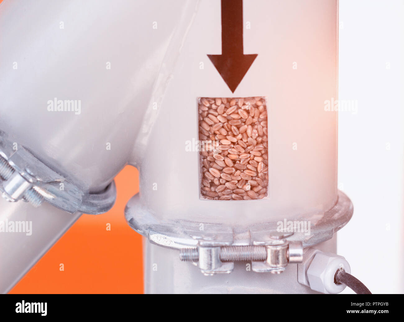 Manufacture of food cereals, in the tube inspection window with cereals ...