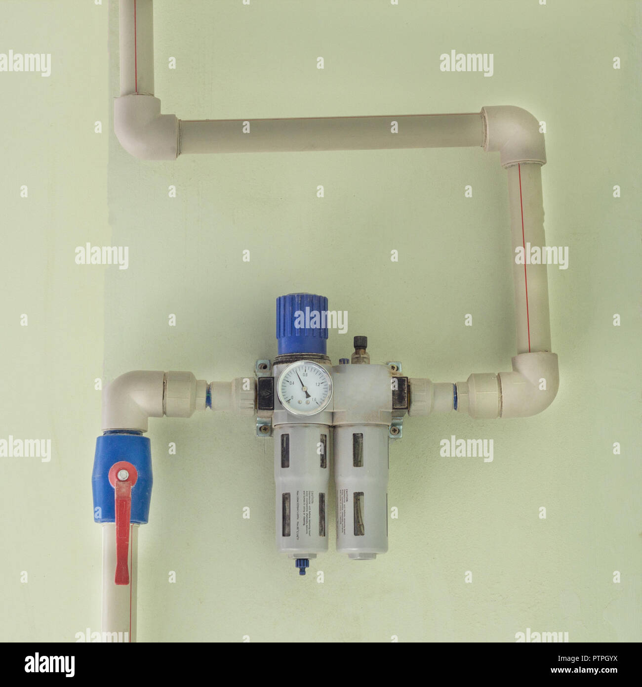 Modern water filter for production with a manometer, for cleaning large ...