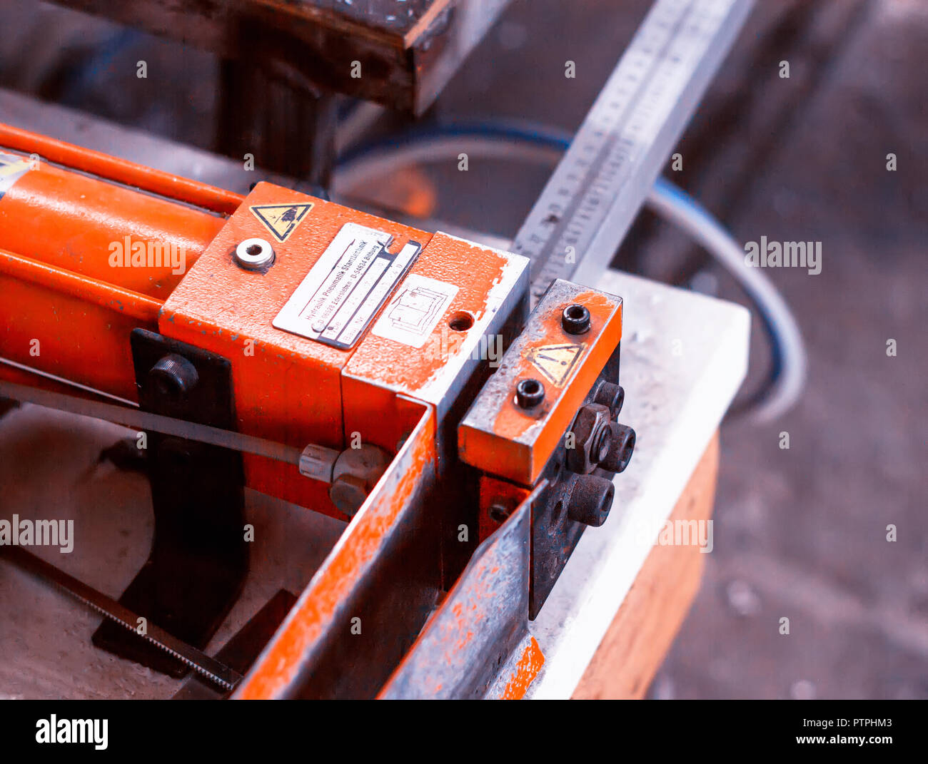 Biting tool hi-res stock photography and images - Alamy