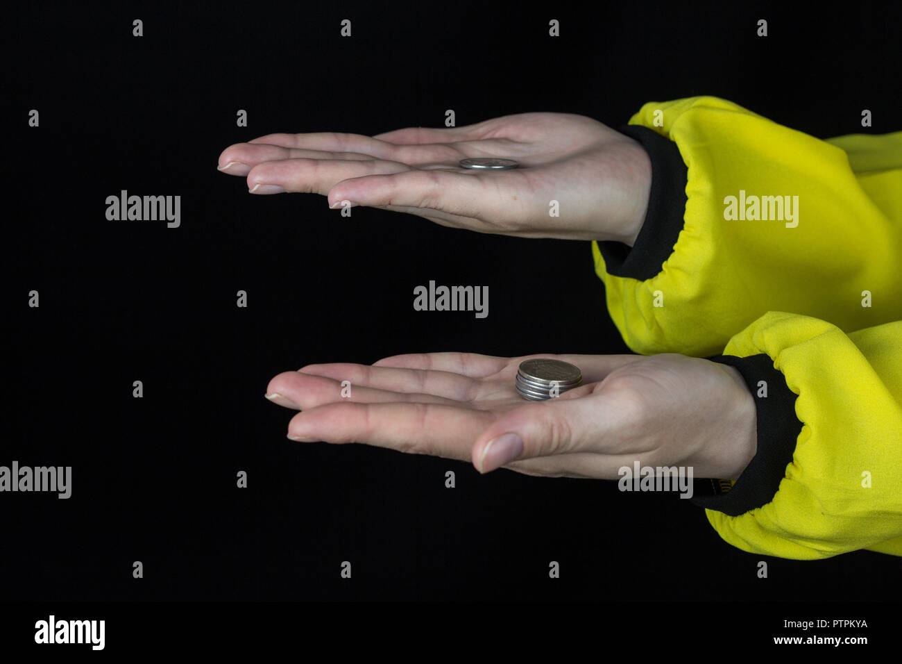 Sharing money hands hi-res stock photography and images - Alamy