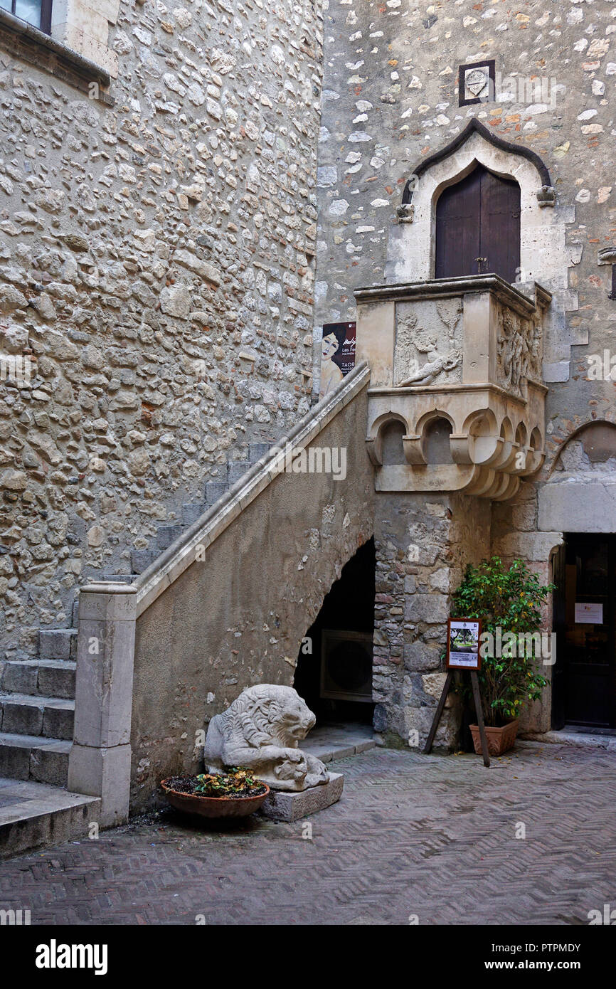 Inner courtyard of Palazzo Corvaja, medieval palace at Taormina, Sicily ...