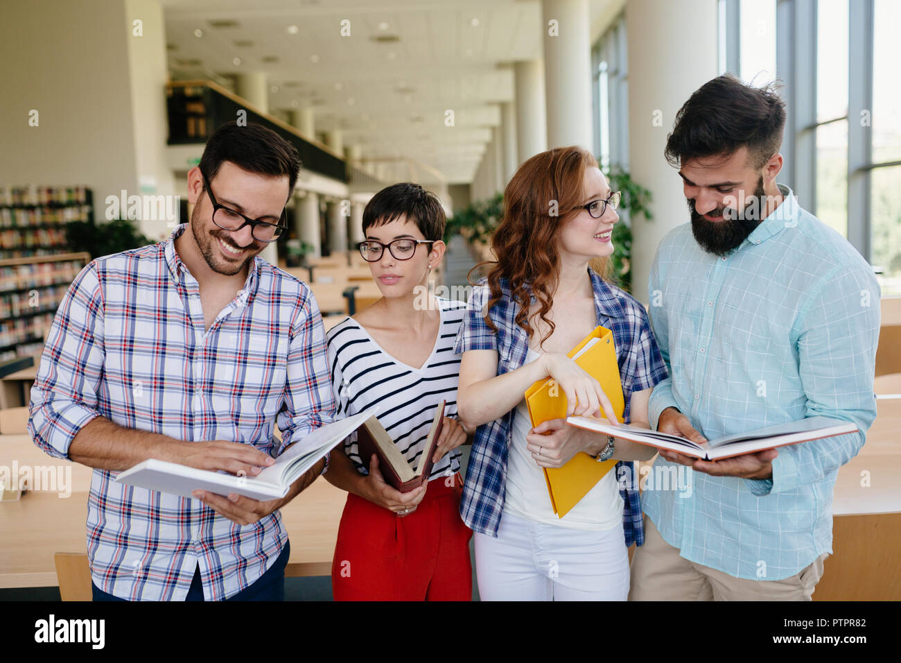 University studying reading hi-res stock photography and images - Alamy