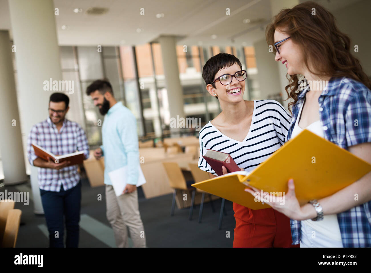 Group of college students studying Stock Photo - Alamy