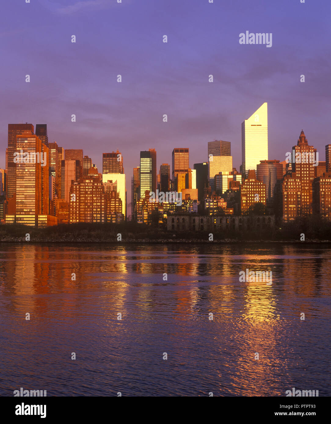 1994 HISTORICAL CITI CORP BUILDING REFLECTED EAST RIVER MIDTOWN SKYLINE ...