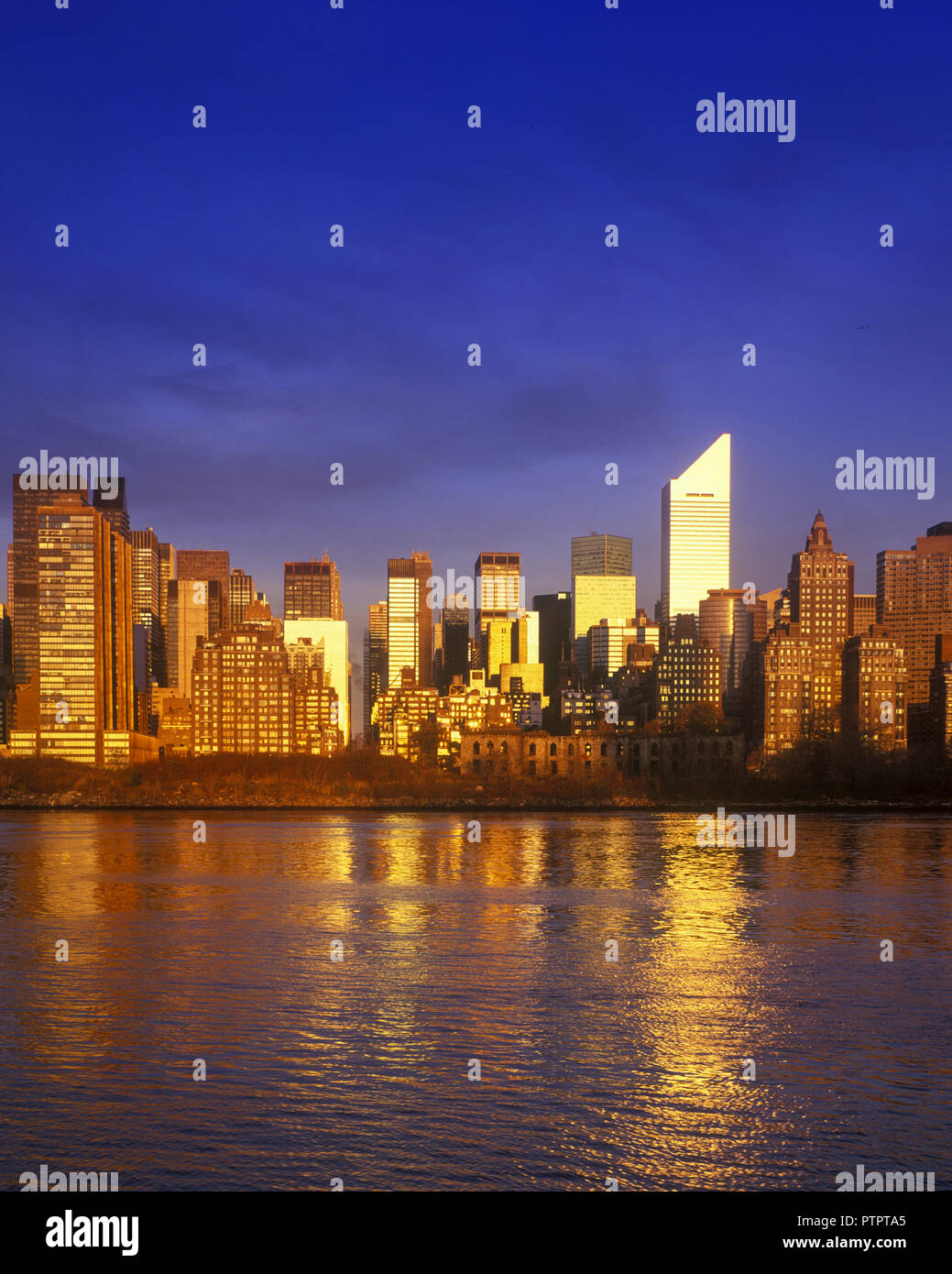 New york skyline daytime citicorp hi-res stock photography and images ...