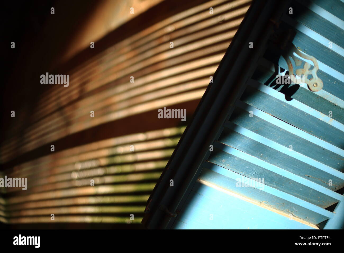 Shutter shadow wall hi-res stock photography and images - Alamy