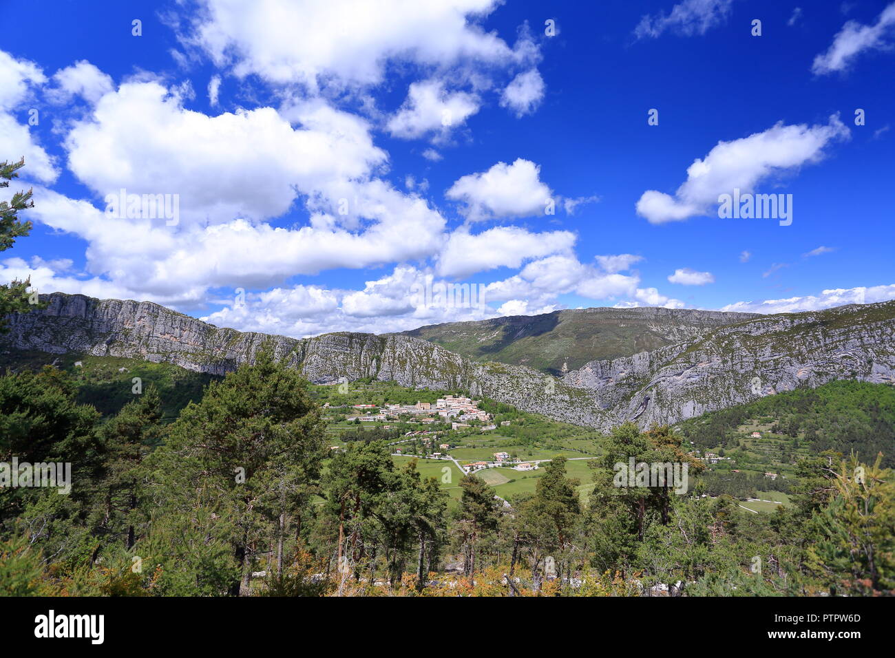 Village saint auban hi-res stock photography and images - Alamy