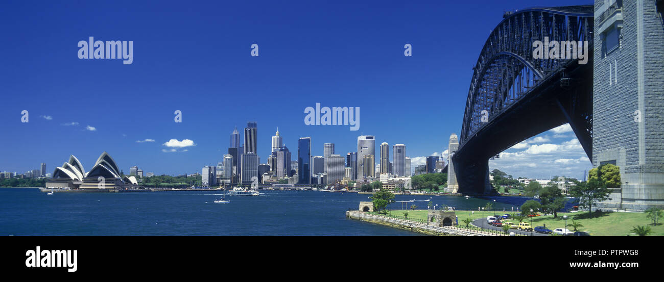 1994 HISTORICAL OPERA HOUSE (©JORN UTZON 1963) SYDNEY HARBOUR SKYLINE ...