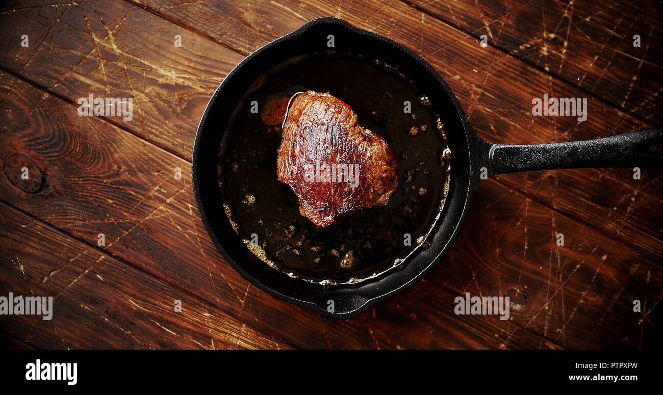 Meat pan from above hi-res stock photography and images - Alamy