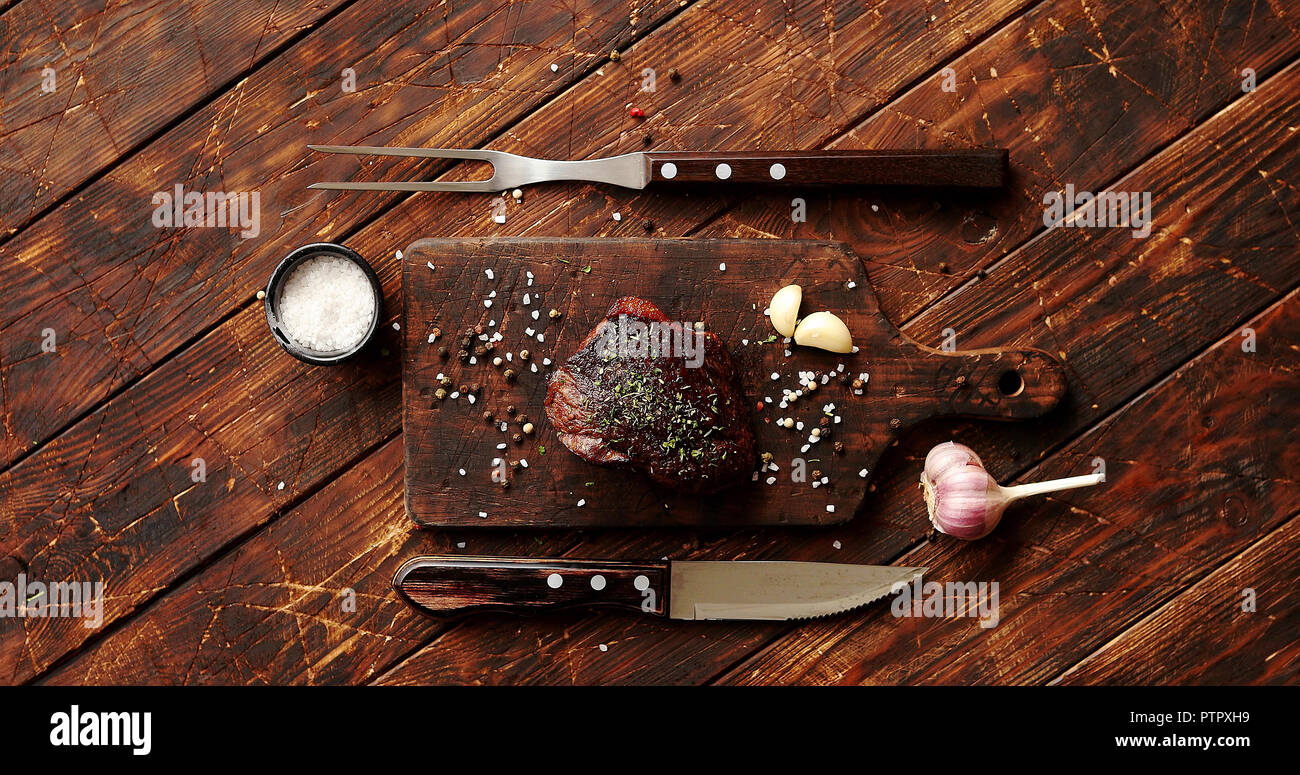 Steak chopping board hi-res stock photography and images - Alamy