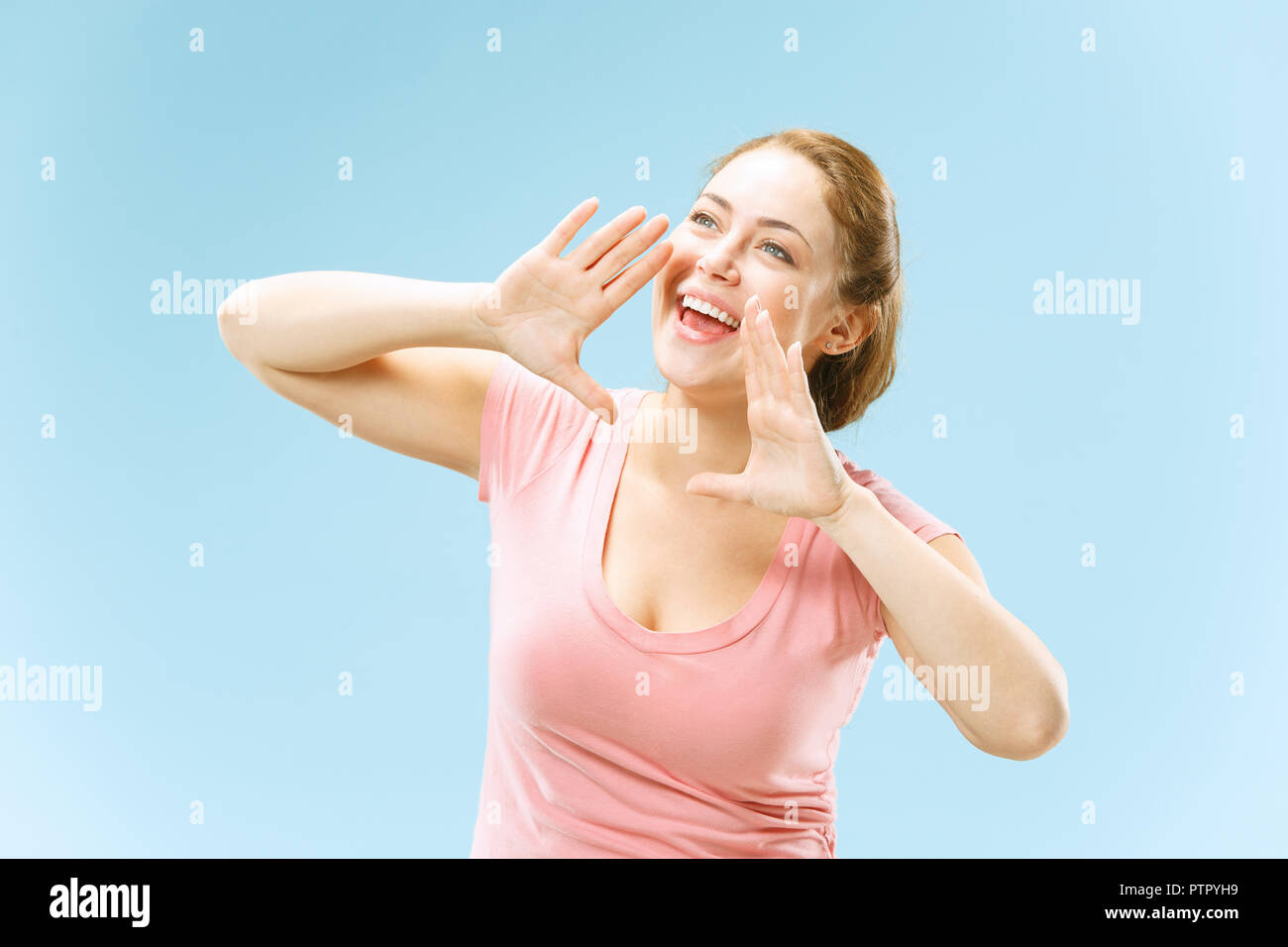 Do not miss. Young casual woman shouting. Shout. Crying emotional woman ...