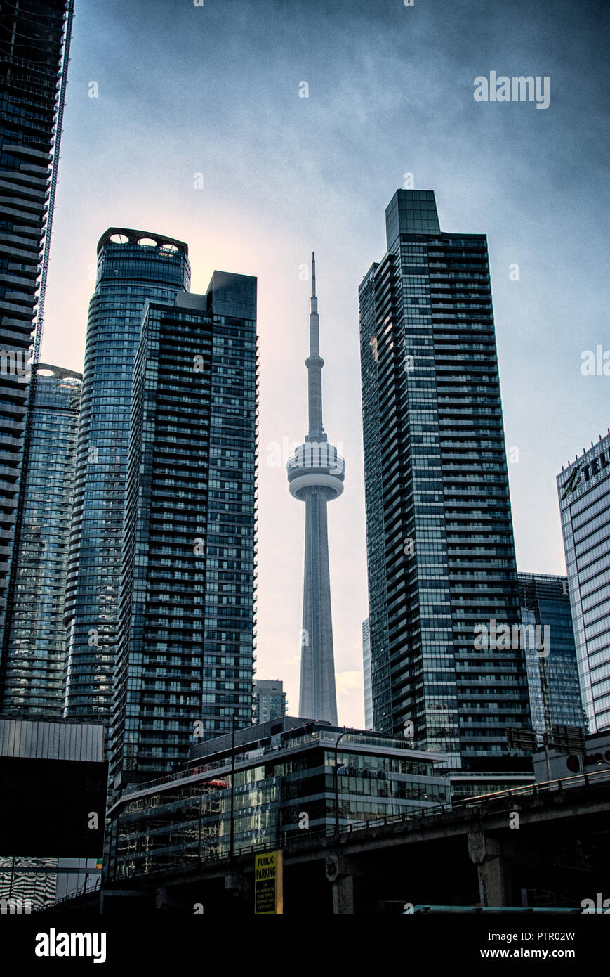 Toronto iconic building hi-res stock photography and images - Alamy