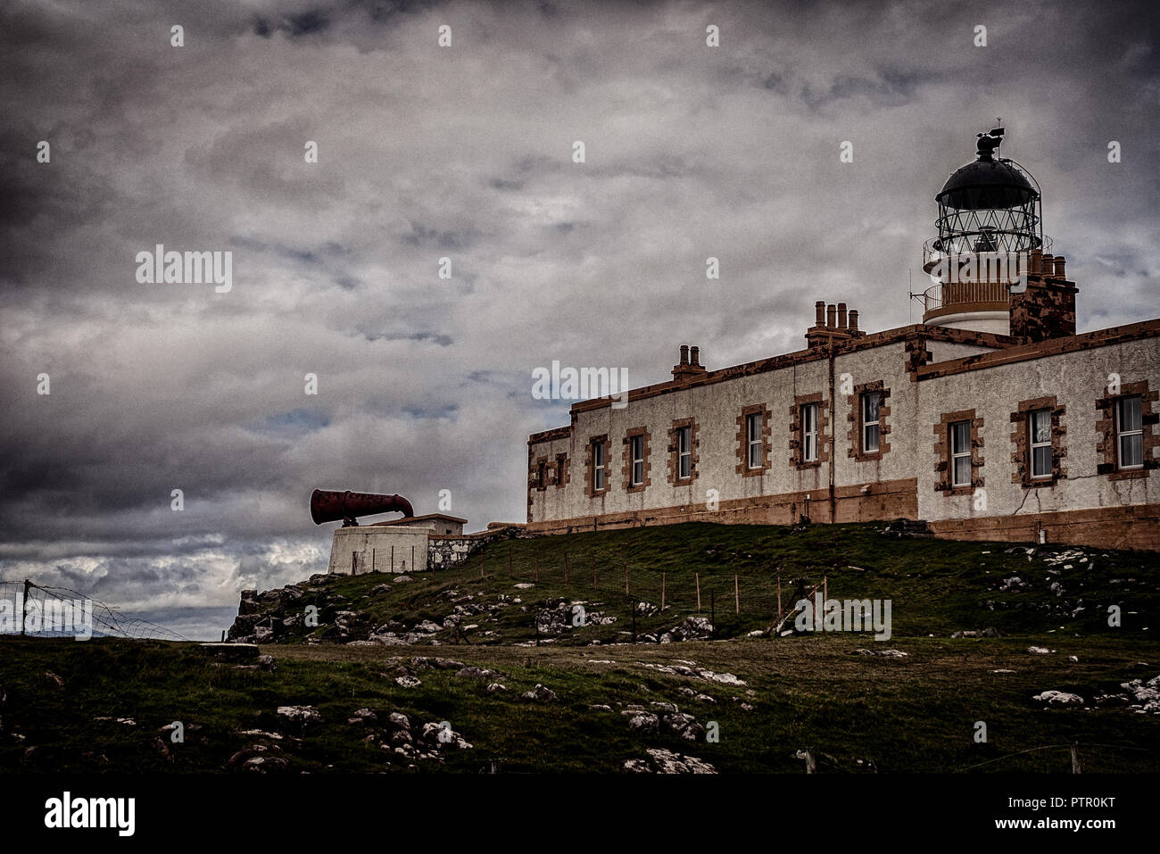 Neist point waterstein head hi-res stock photography and images - Alamy