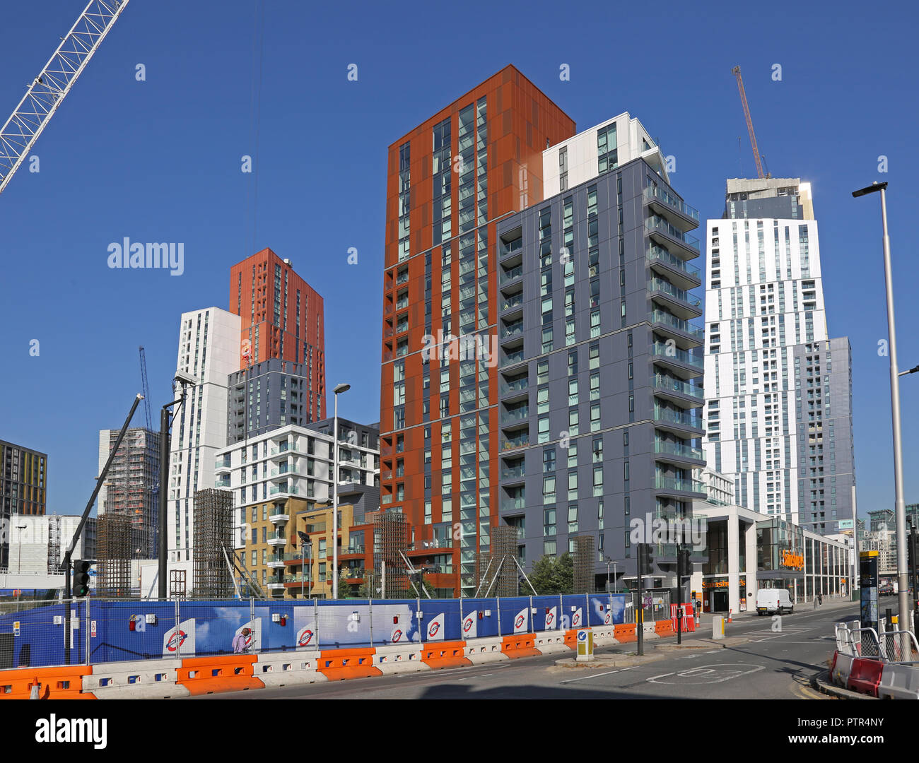 Construction site for the new Nine Elms Underground station, London ...