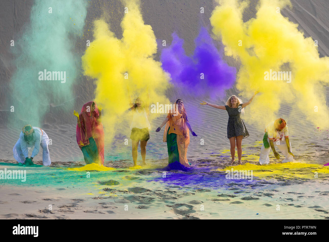 India traditional costume man woman hi-res stock photography and images ...