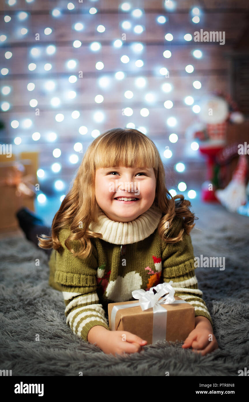 Christmas little angel hi-res stock photography and images - Alamy