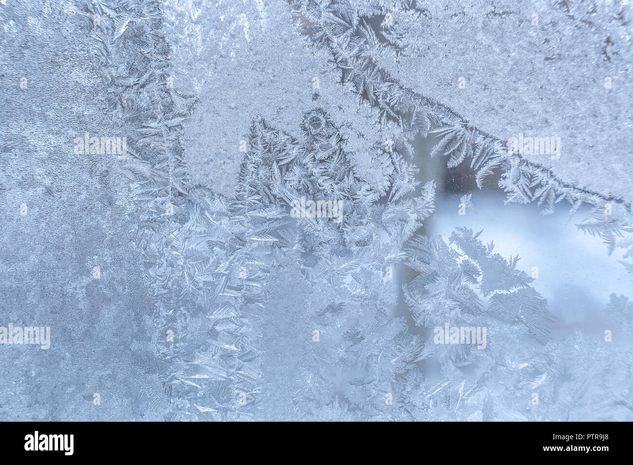 Snowy glass window hi-res stock photography and images - Alamy
