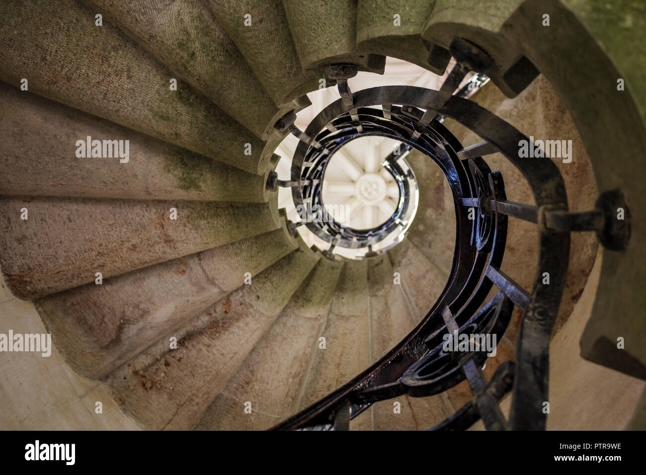 Stone spiral stairway hi-res stock photography and images - Alamy