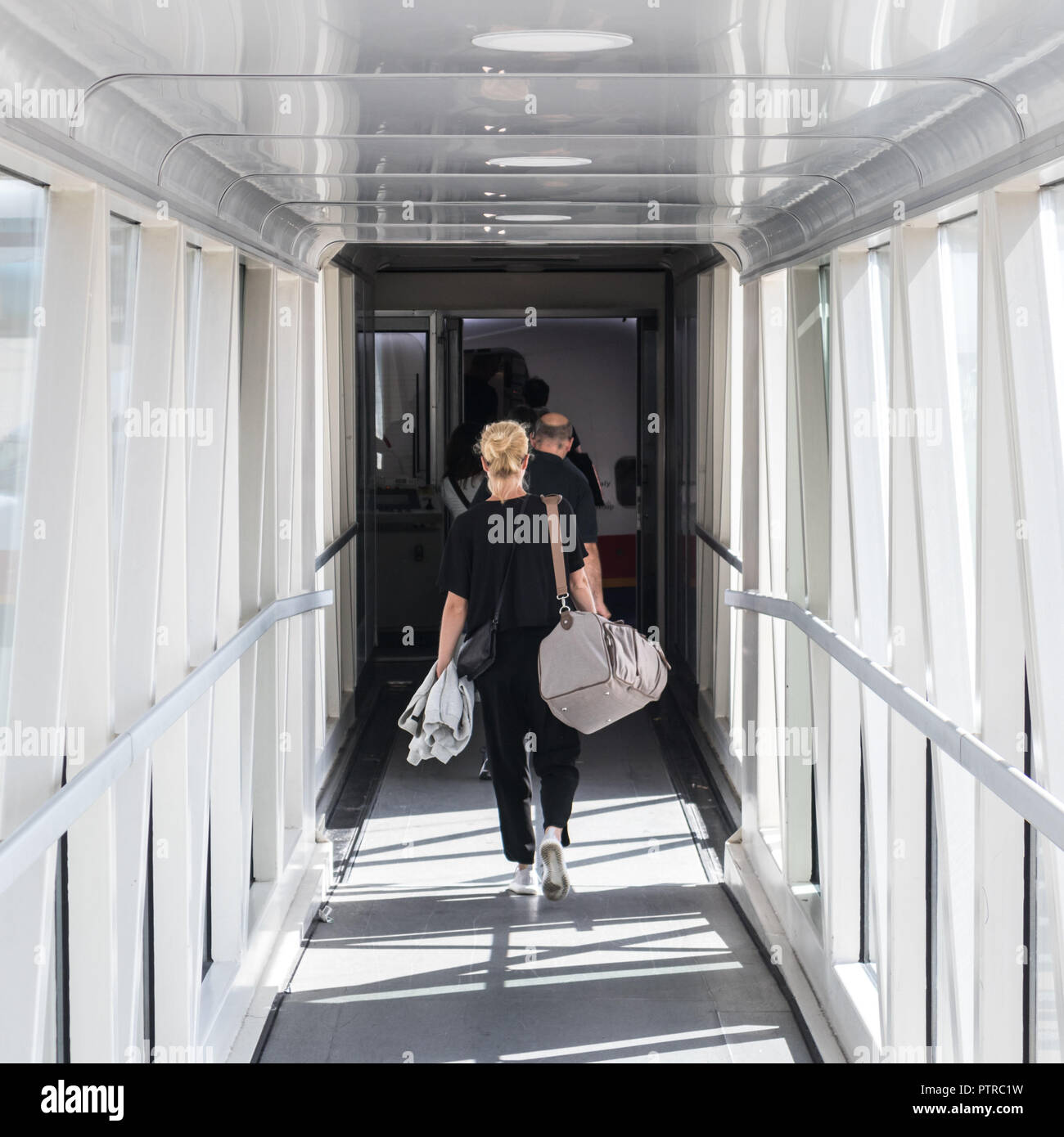 Solo traveller and hand luggage hi-res stock photography and images - Alamy