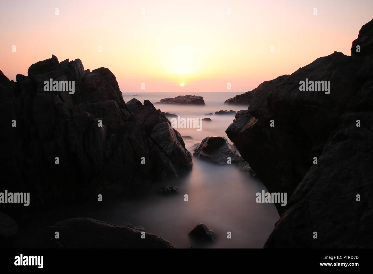 Seaside sunlight hi-res stock photography and images - Alamy