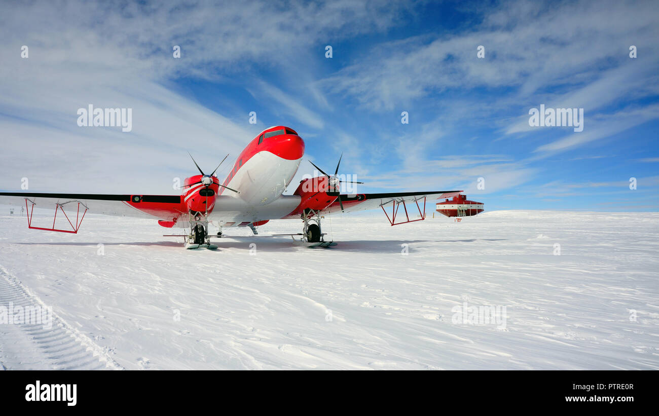 Aircraft antarctic hi-res stock photography and images - Alamy