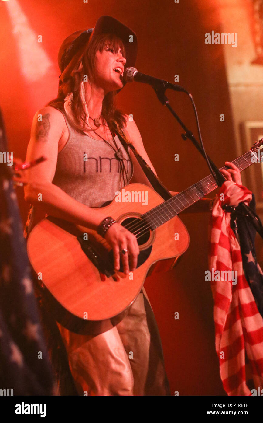 MmHmm Band Featuring Raelyn Nelson and Hannah Fairlight Perform Live at ...