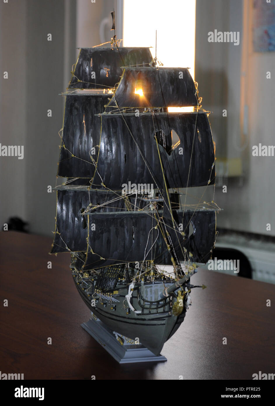 Ship model craft hi-res stock photography and images - Alamy