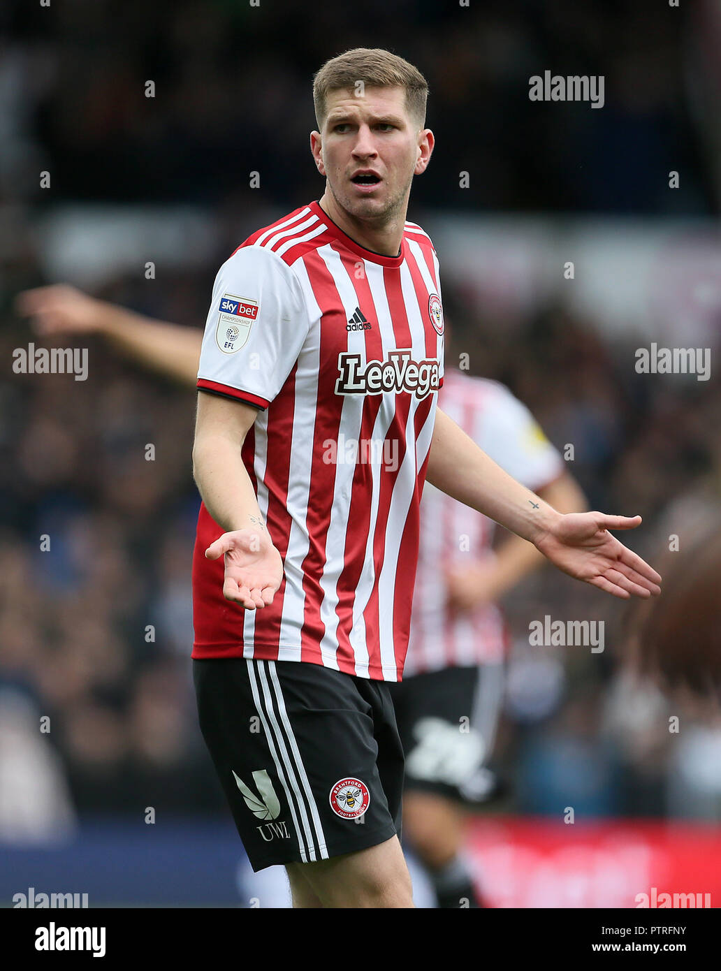 Chris mepham brentford hi-res stock photography and images - Alamy