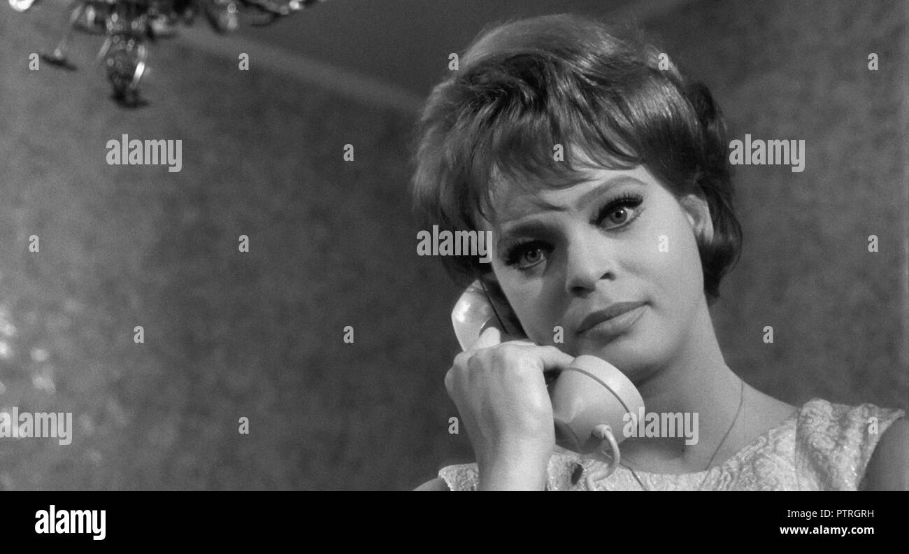 Juliet Prowse Stock Photos & Juliet Prowse Stock Images - Alamy