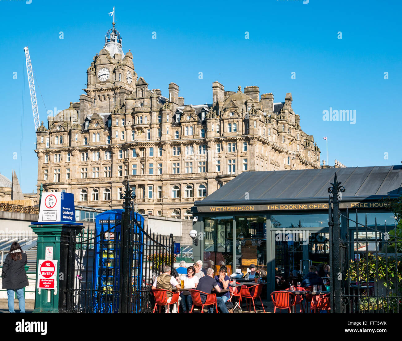 Wetherspoons edinburgh hi-res stock photography and images - Alamy