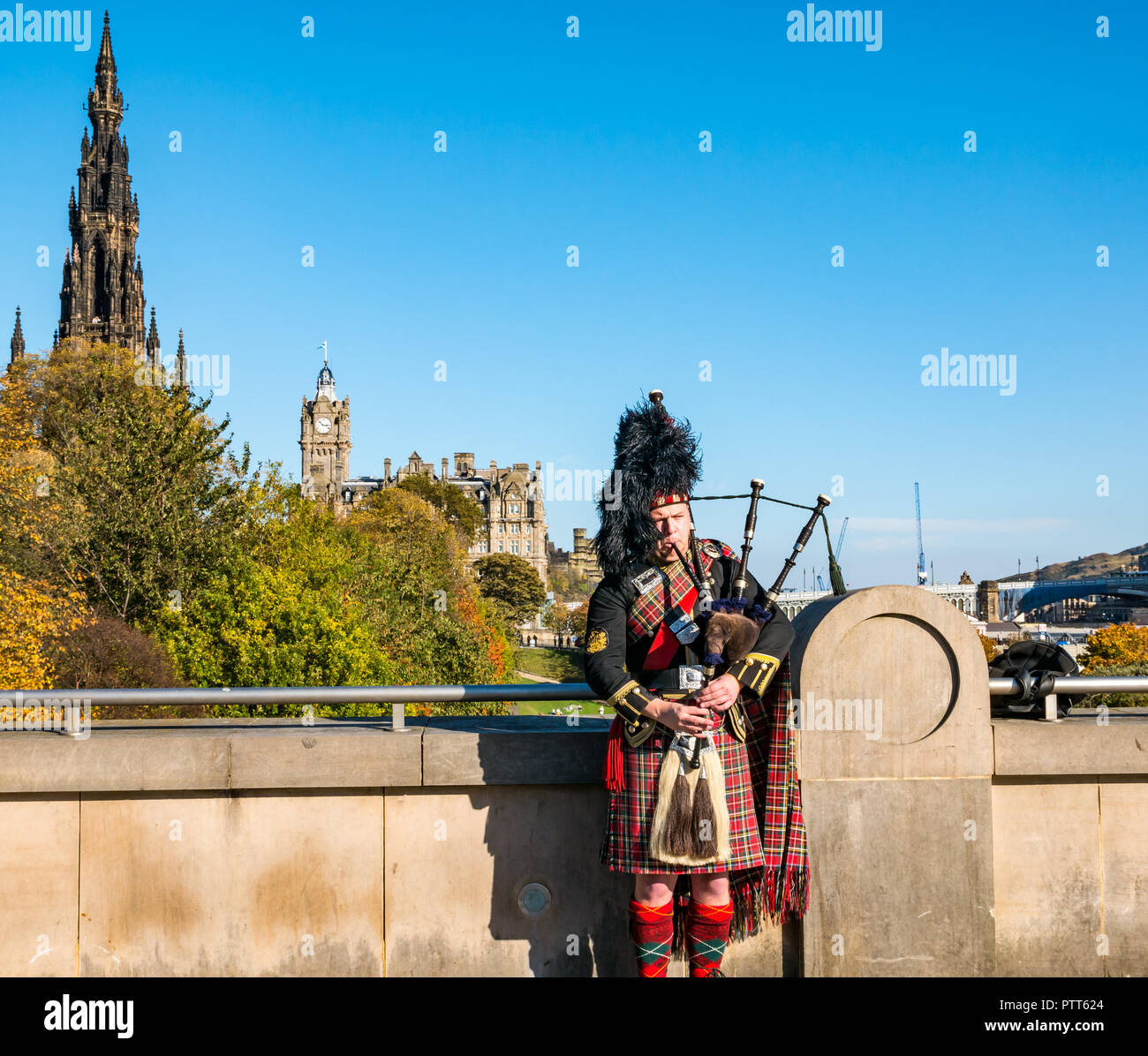 The Mound, Edinburgh, Scotland, UK, 10th October 2018. UK Weather: A ...