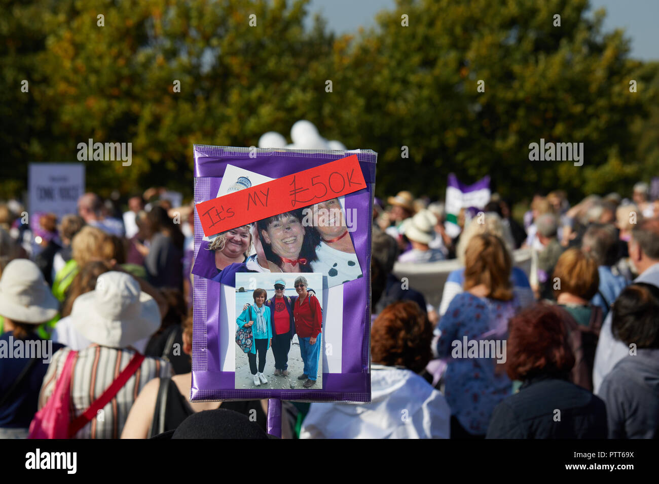 Placard 1950s hi-res stock photography and images - Alamy